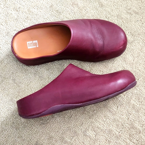 Fitflop | Shoes | Fitflop Burgundy Shuv Leather Clogs Microwobbleboard ...